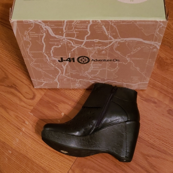 J-41 | Shoes | J4 Boot Size 7 12 | Poshmark
